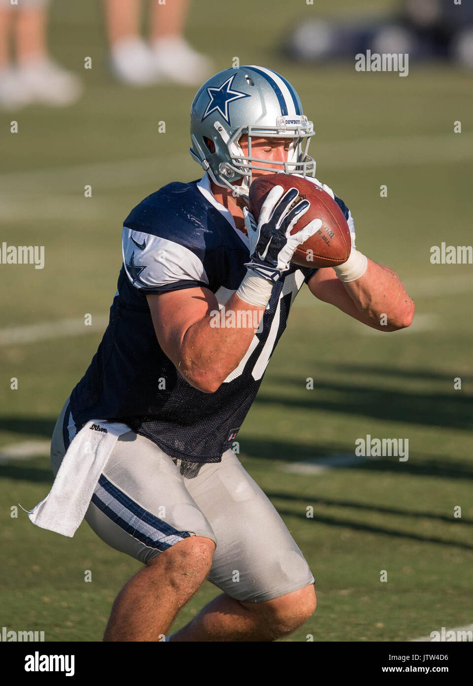 August 08, 2017 Oxnard, CA.Dallas Cowboys linebacker (50) Sean Lee goes ...