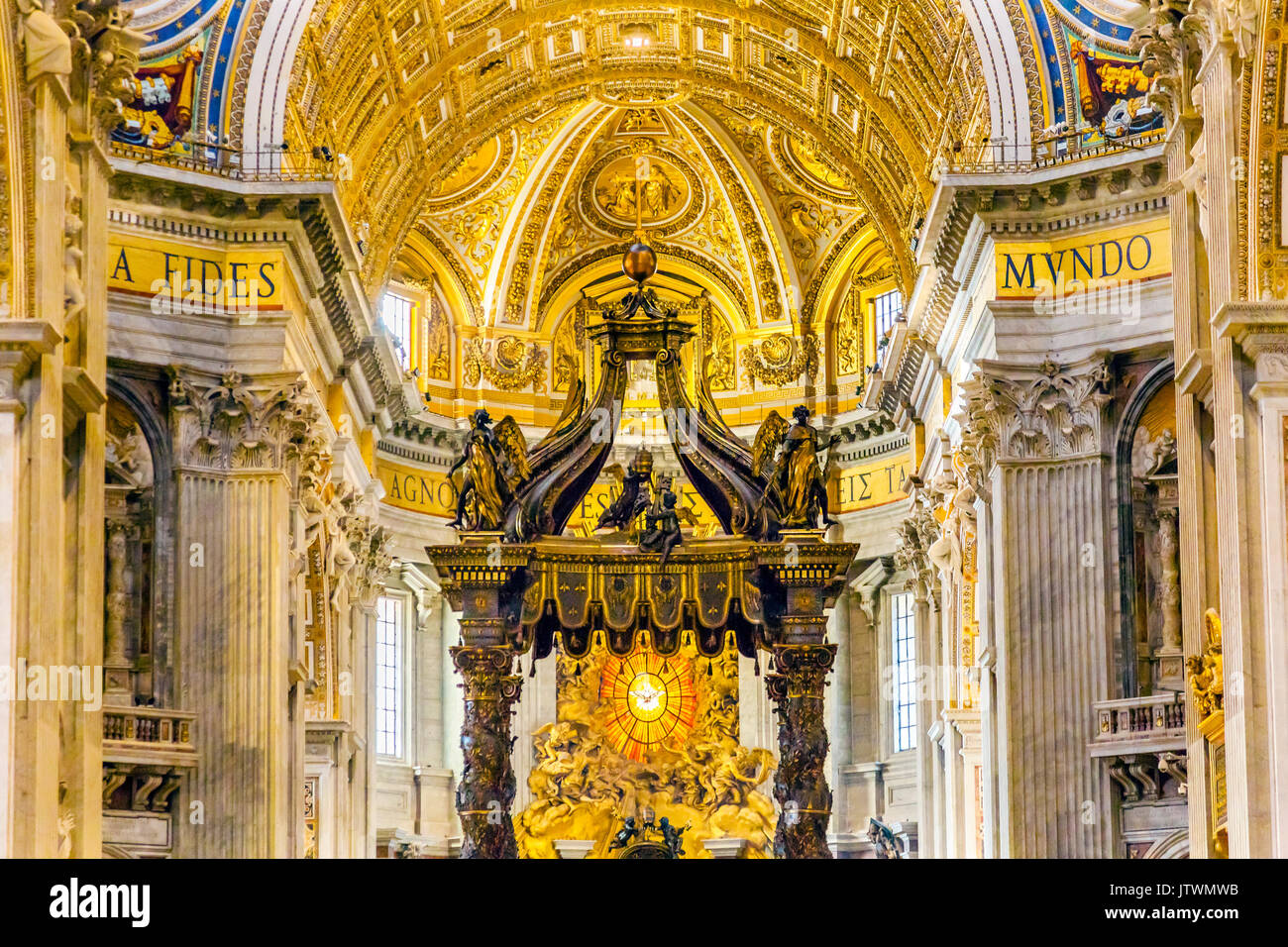 Saint Peter's Basilica Bernini Baldacchino Holy Spirit Dove Vatican ...