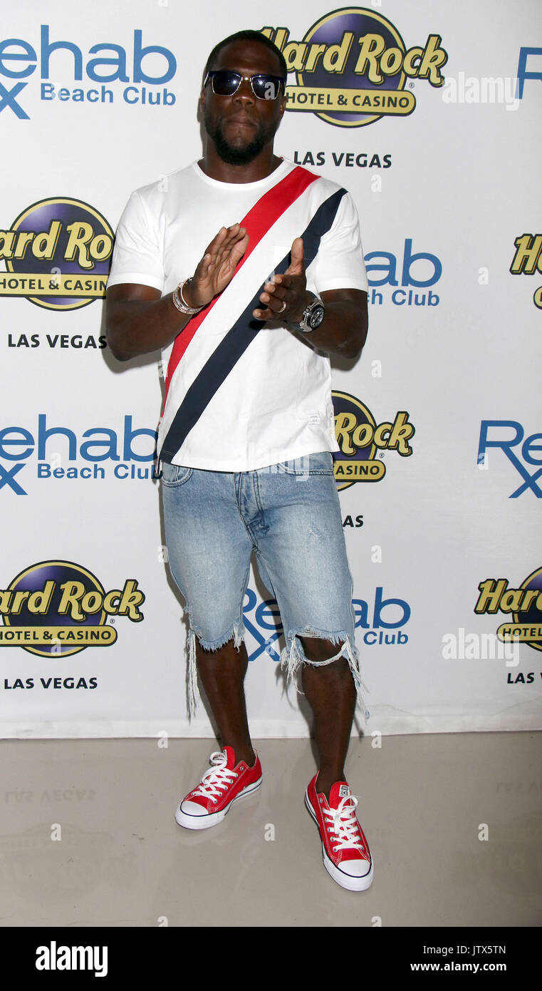 Kevin Hart celebrates his birthday at Rehab Beach Club inside the Hard ...