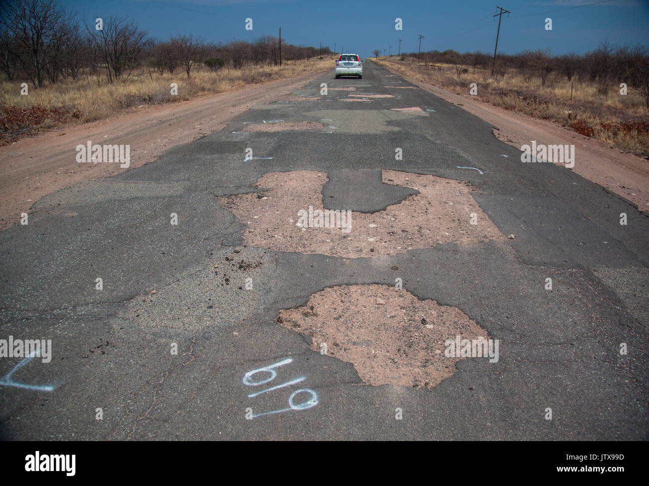 Tar road hi-res stock photography and images - Alamy
