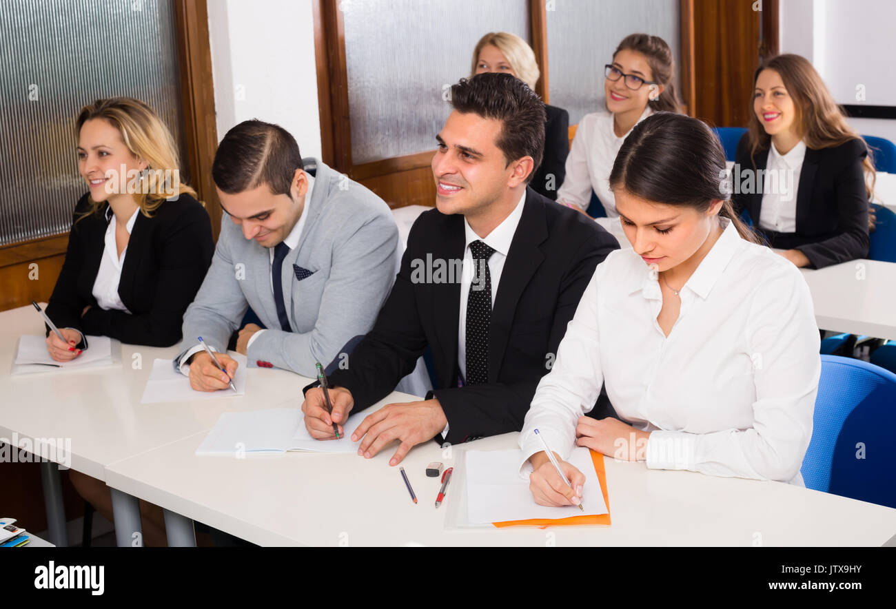 Business students hi-res stock photography and images - Alamy