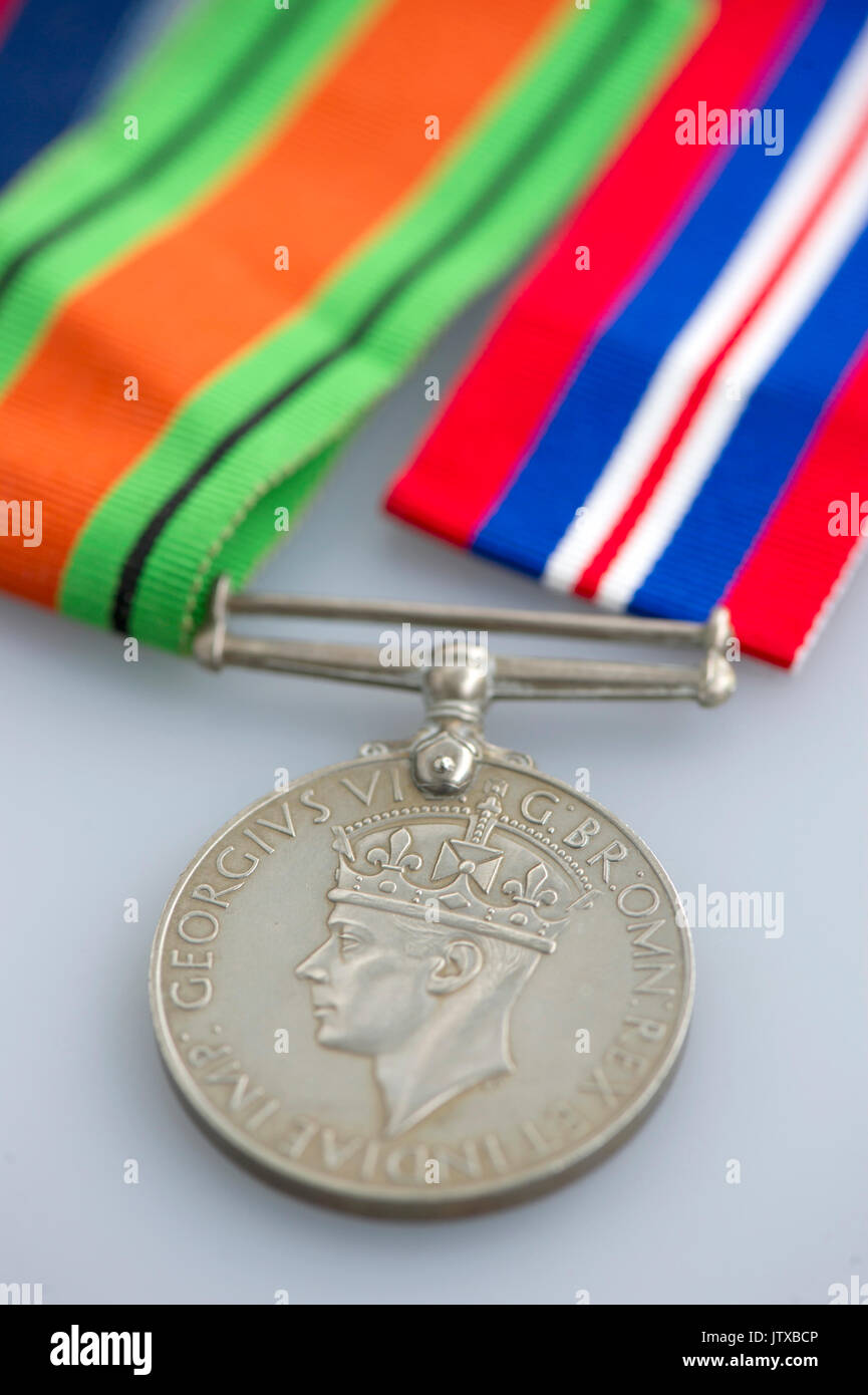 World war two medals and ribbons hi-res stock photography and images ...