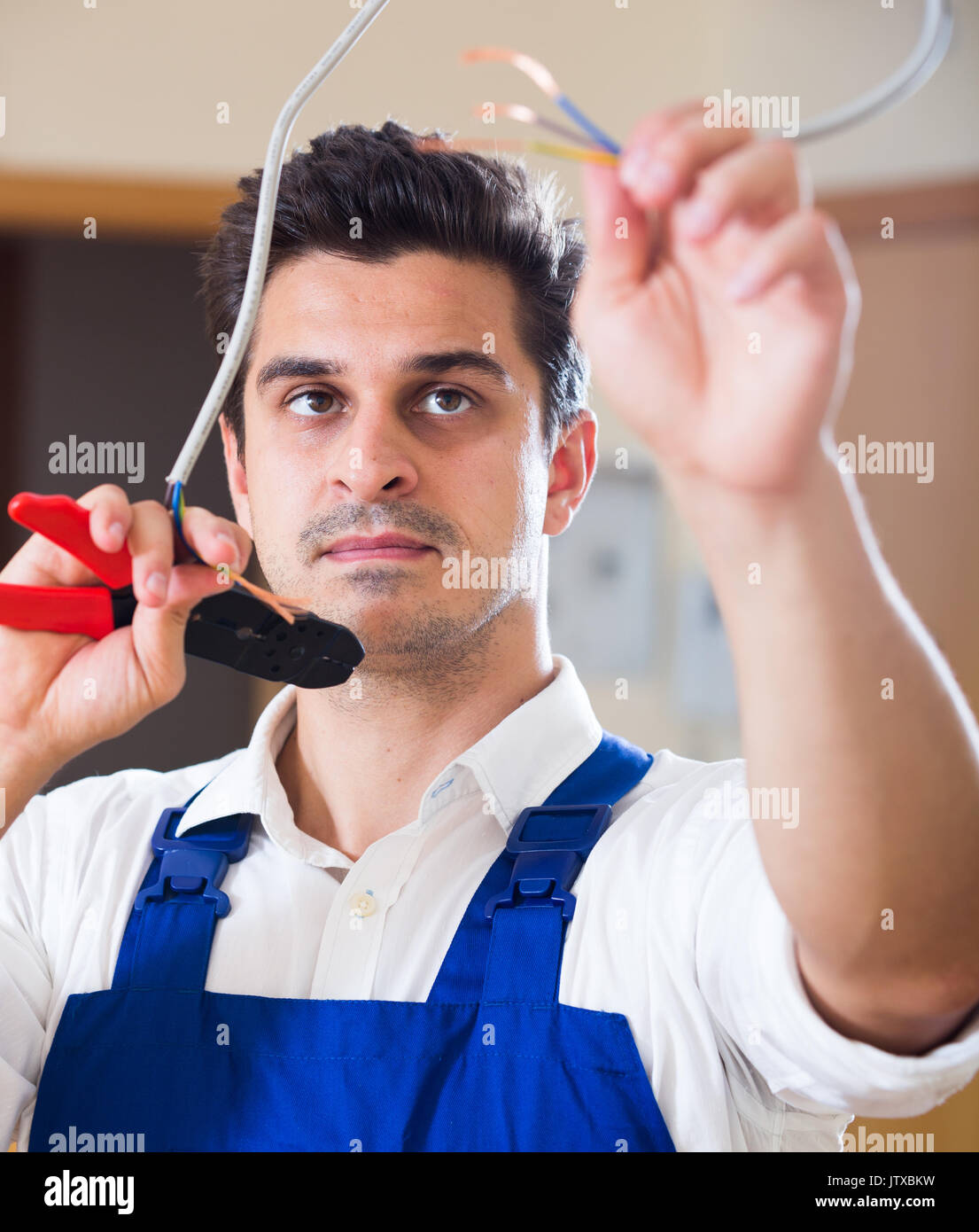 Spanish man electrician hi-res stock photography and images - Alamy