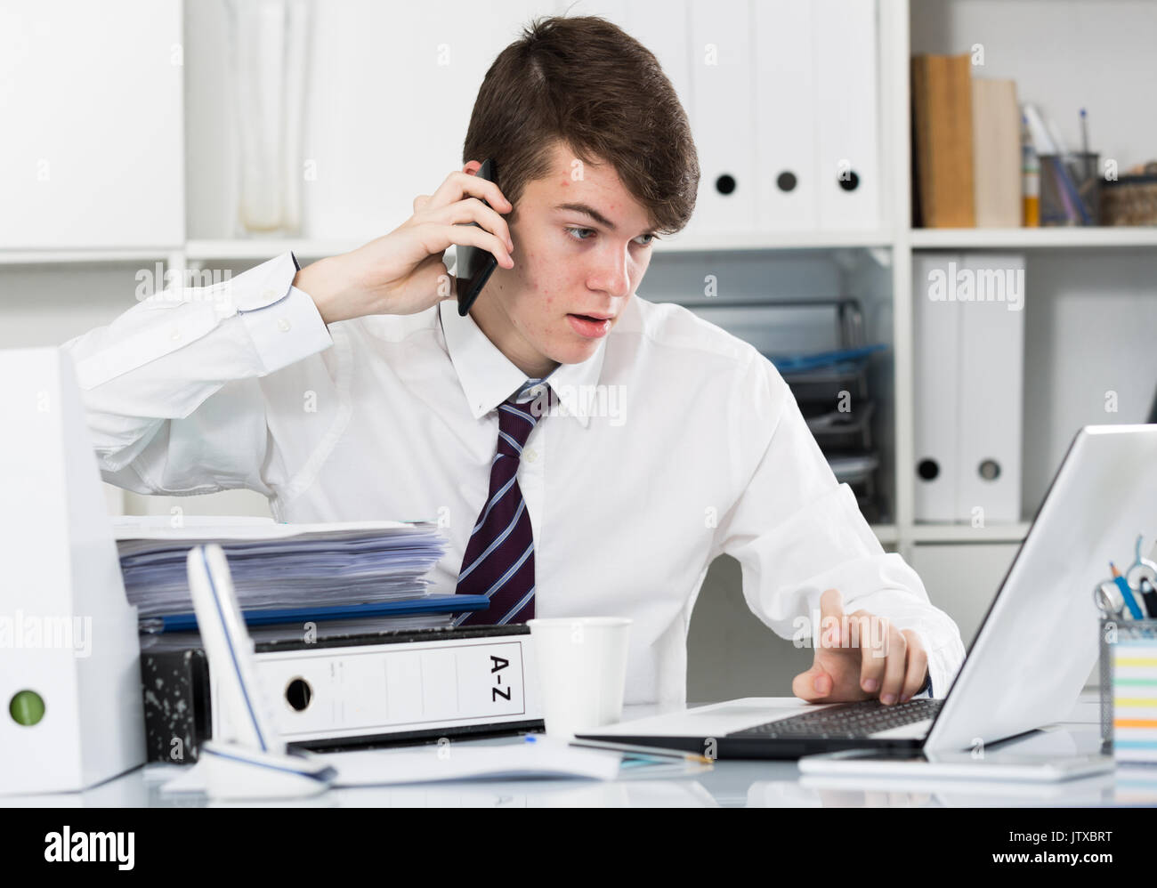 Teenager youth worker hi-res stock photography and images - Alamy