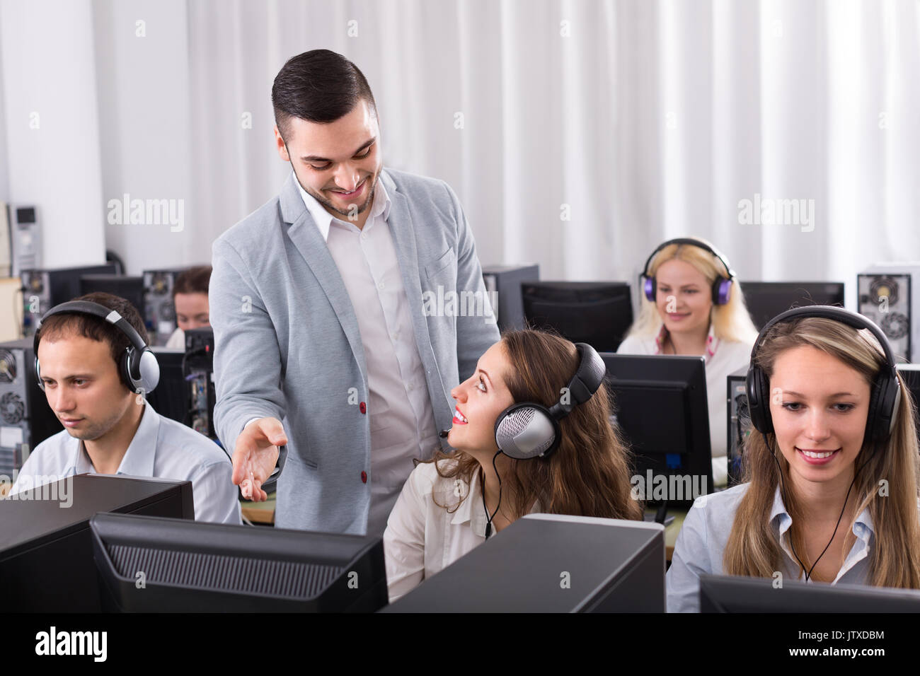 Line staff supervisor hi-res stock photography and images - Alamy