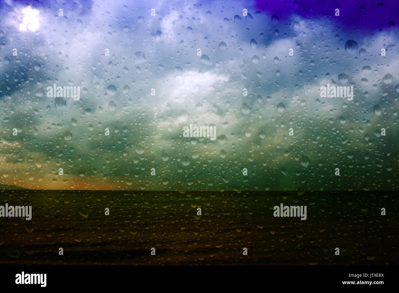 Misted up car windows hi-res stock photography and images - Alamy