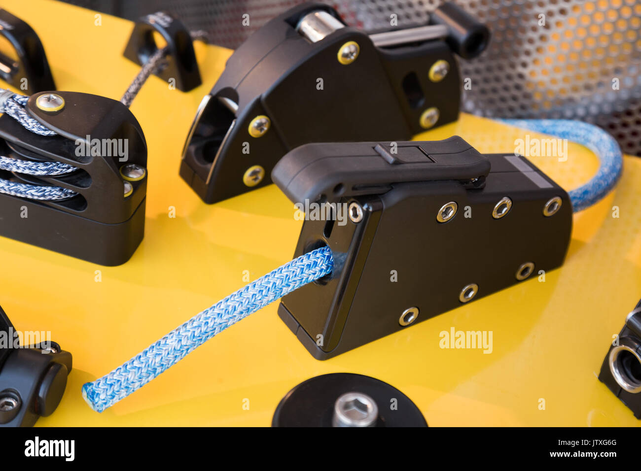 Gearbox mounting hi-res stock photography and images - Alamy
