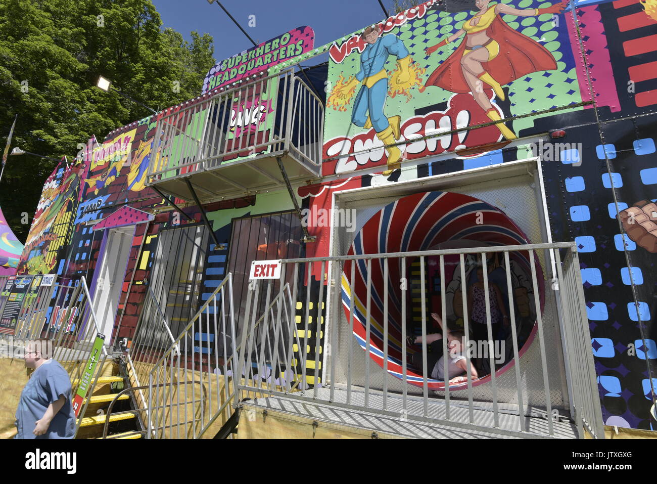 Carnival fun house hi-res stock photography and images - Alamy