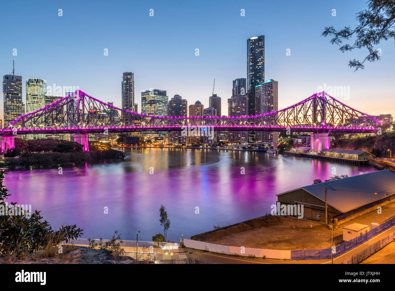 Story bridge brisbane dusk hi-res stock photography and images - Alamy