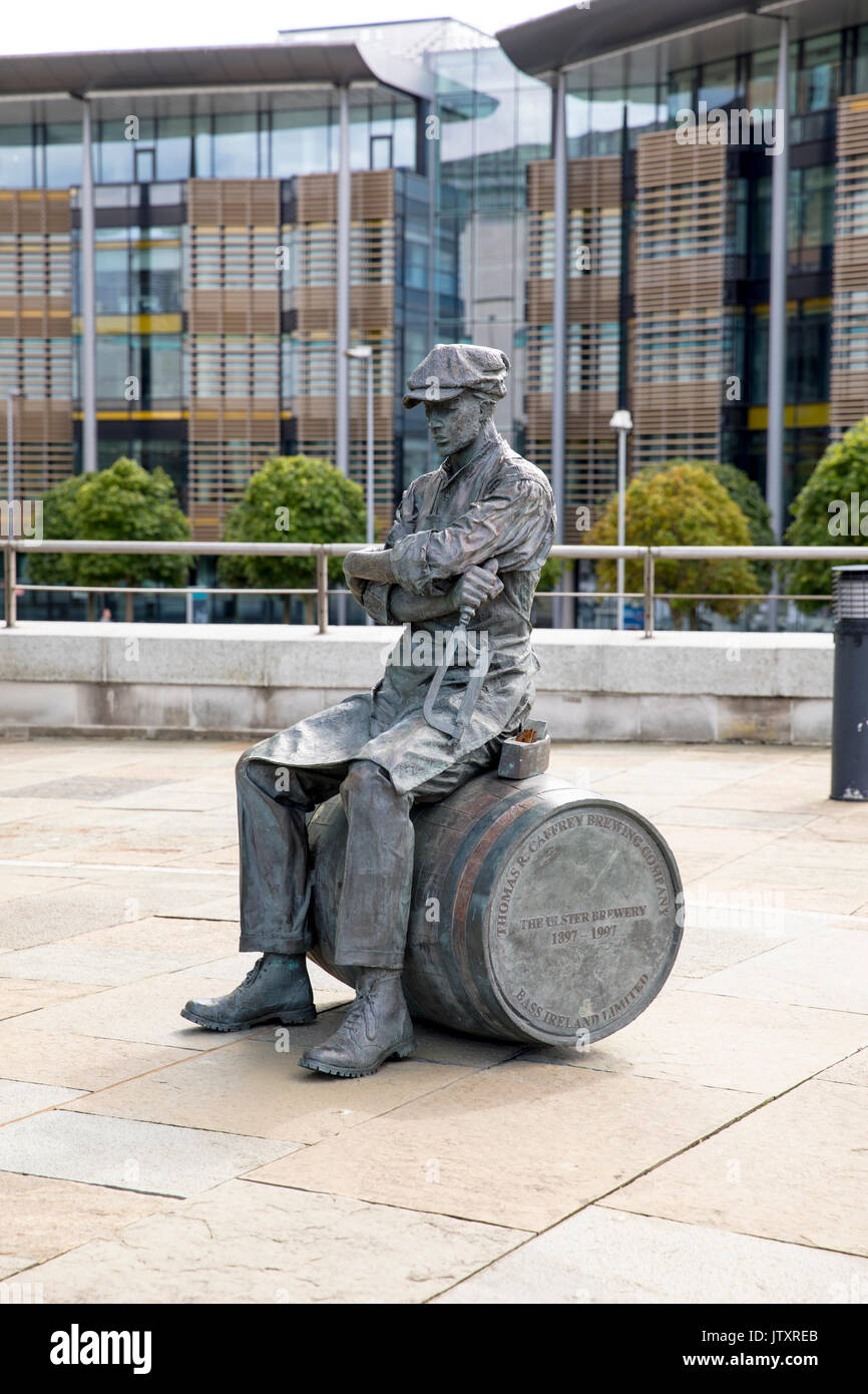 statue of barrel maker, BASS ulster brewery Stock Photo - Alamy