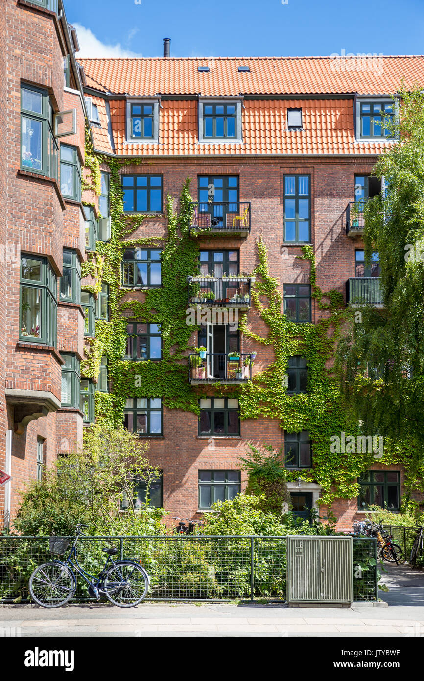 Clinker brick house hi-res stock photography and images - Alamy