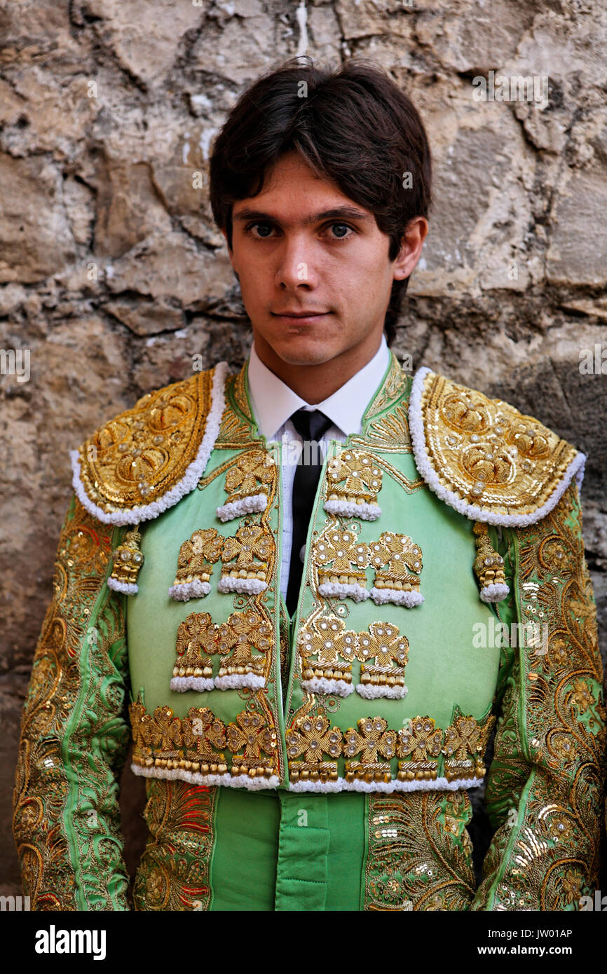 Sebastian Castella in the alley of the bullring of Ubeda before going ...