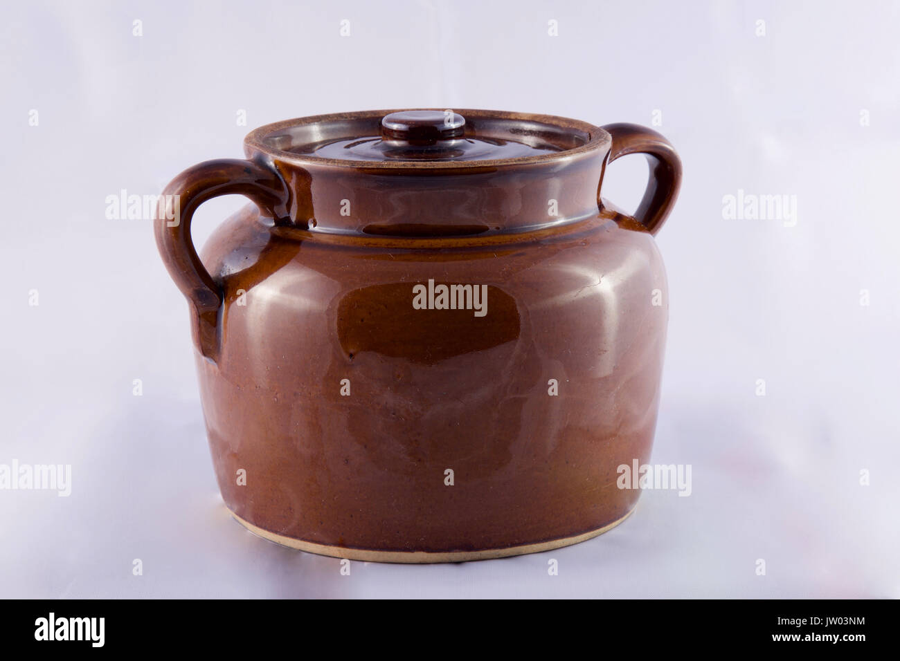 Bean pot hi-res stock photography and images - Alamy