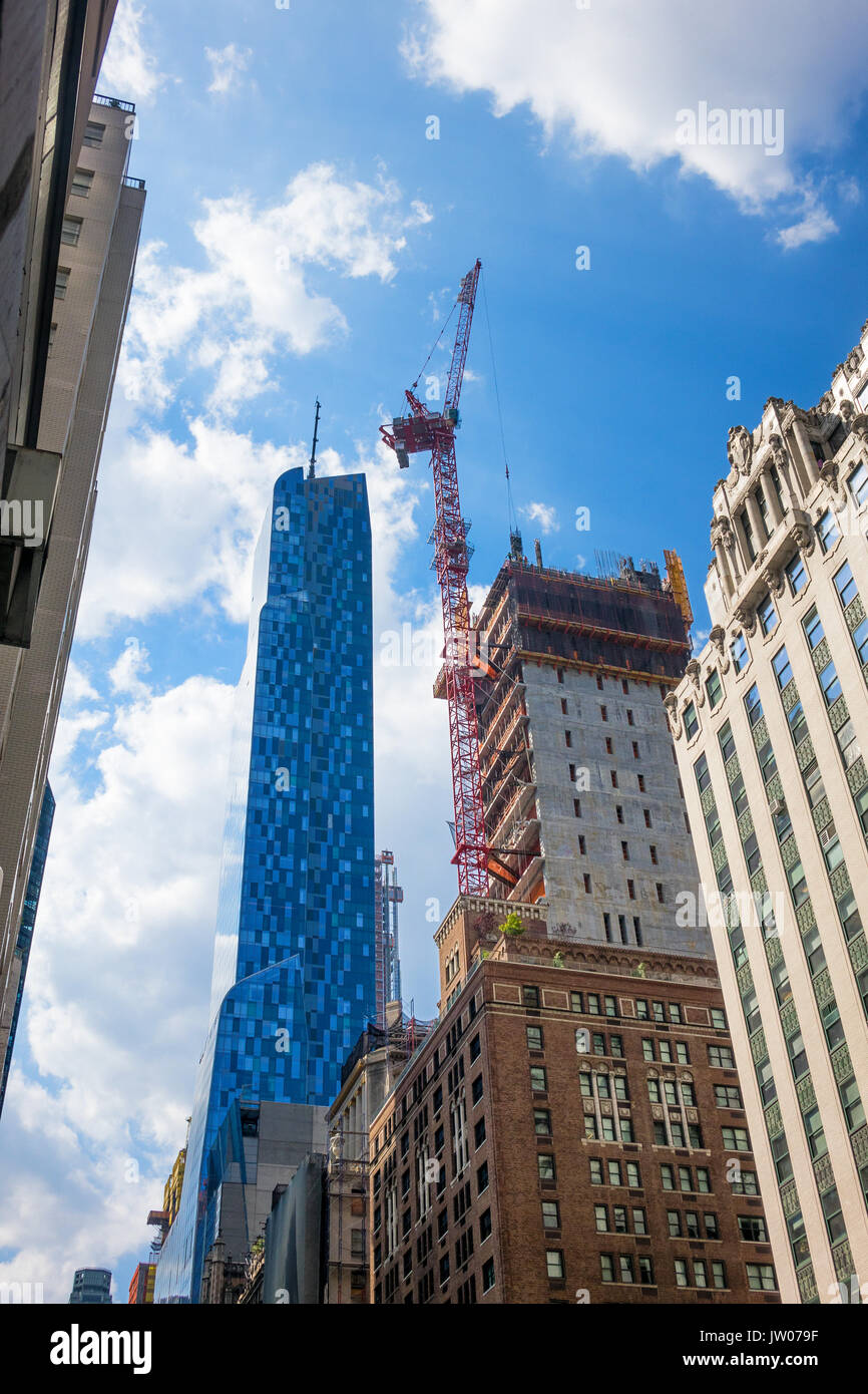 One57 crane hi-res stock photography and images - Alamy