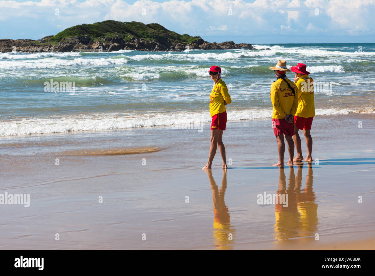 Life guard lifeguards guards lifeguard hi-res stock photography and ...