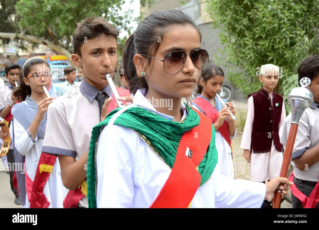Pakistani girls independence day hi-res stock photography and images ...