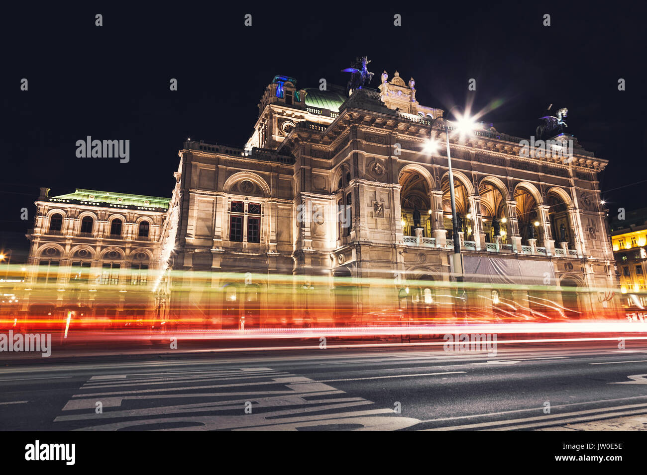 Viennese state opera house hi-res stock photography and images - Alamy
