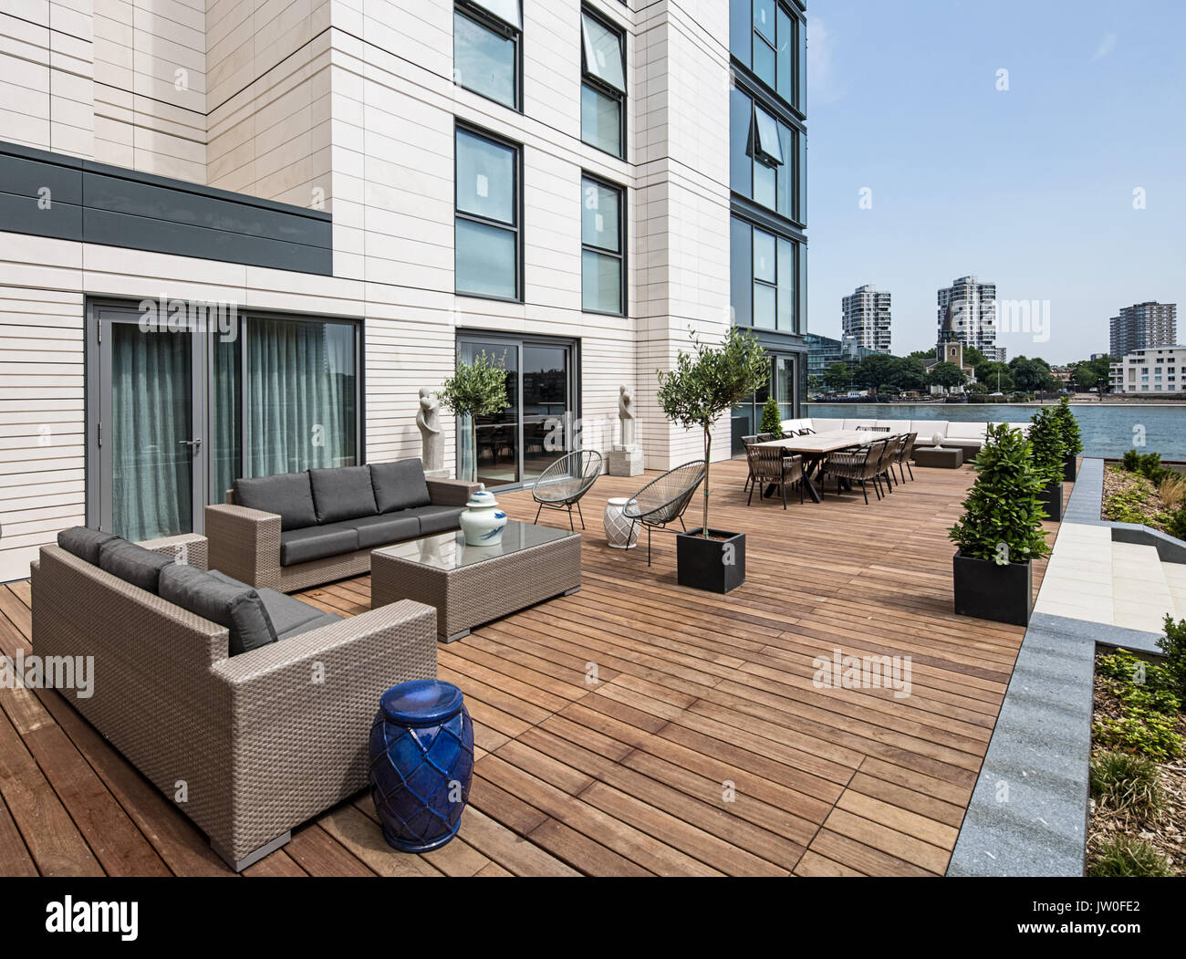 Chelsea waterfront hi-res stock photography and images - Alamy