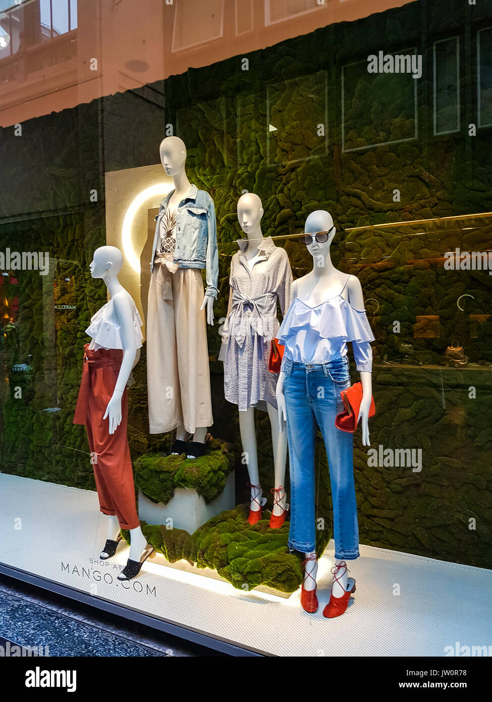 Mango store hi-res stock photography and images - Alamy