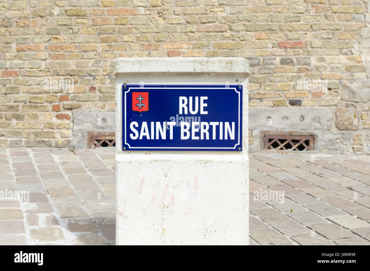 Old streets and buildings in the Northern French town of Saint-Omer ...