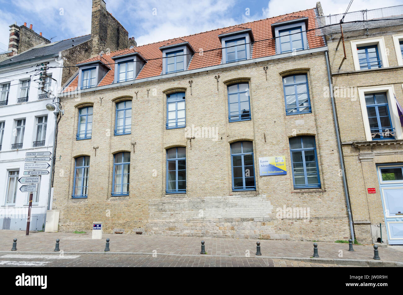 Old streets and buildings in the Northern French town of Saint-Omer ...