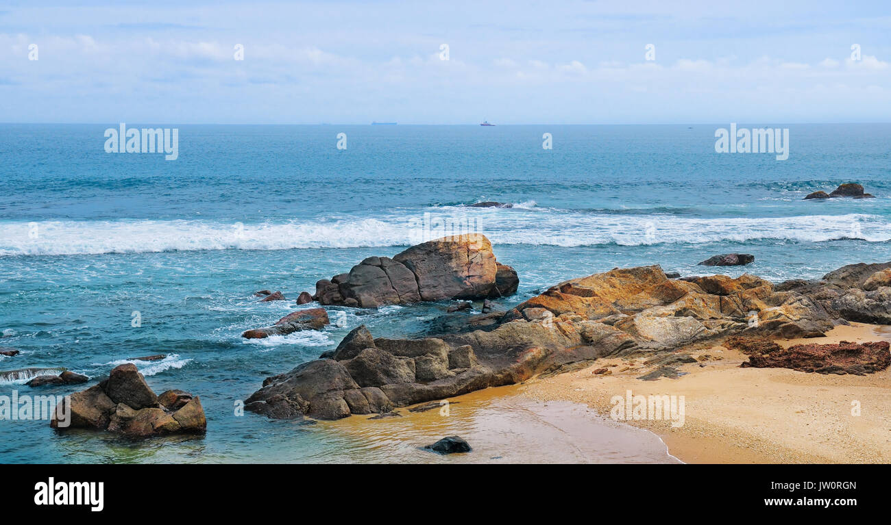 Beautiful coast of the Indian Ocean Stock Photo - Alamy