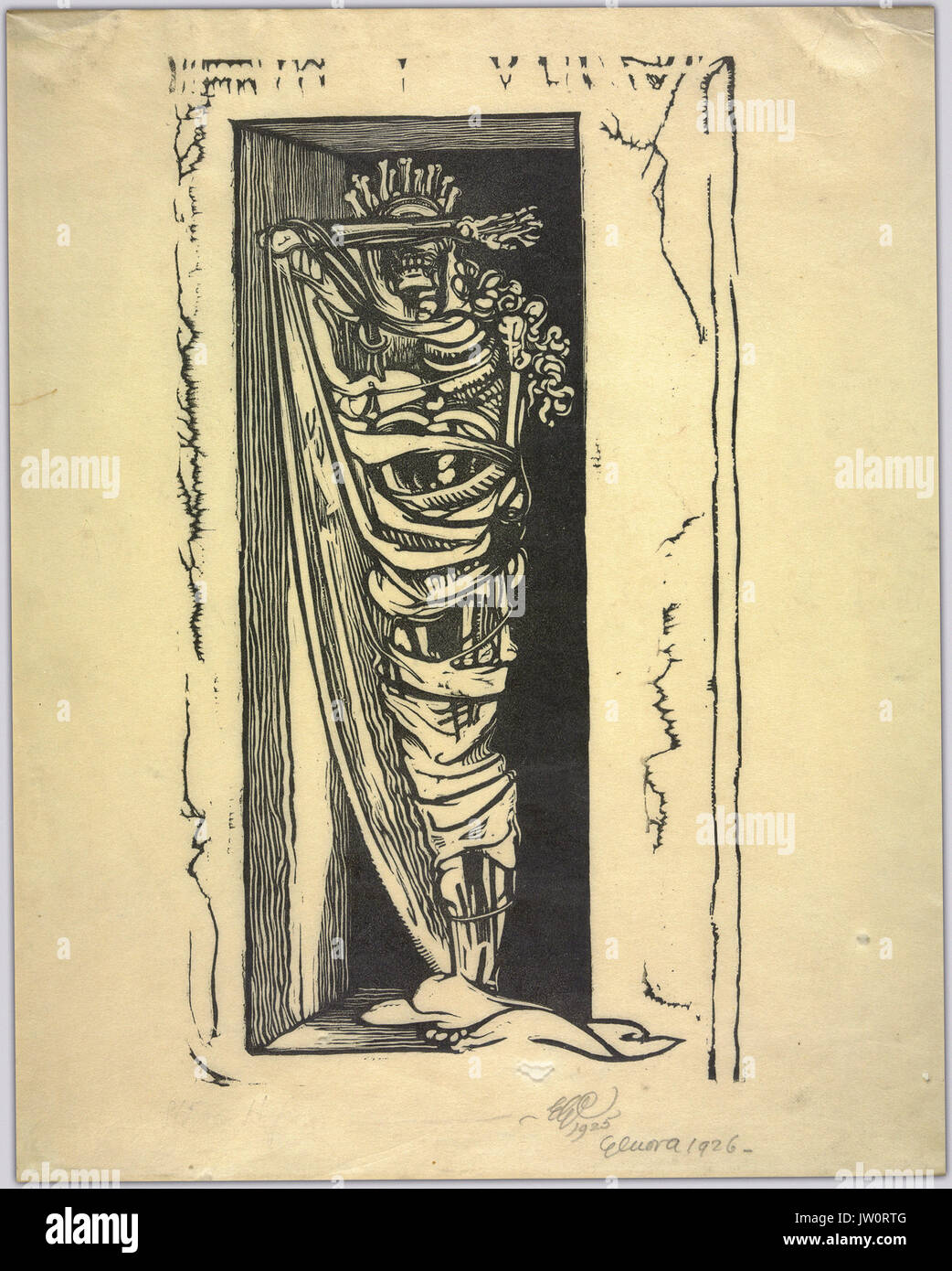 Shrouded skeleton hi-res stock photography and images - Alamy