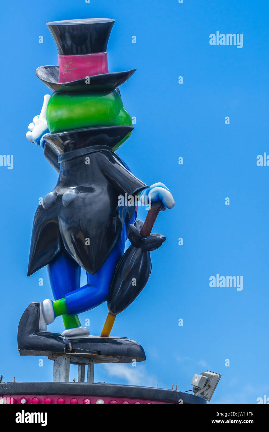 Fake frog hi-res stock photography and images - Alamy