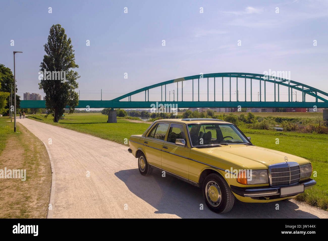 Mercedes bridge hi-res stock photography and images - Alamy