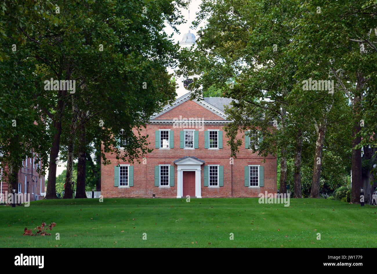 Old colonial courthouse hi-res stock photography and images - Alamy