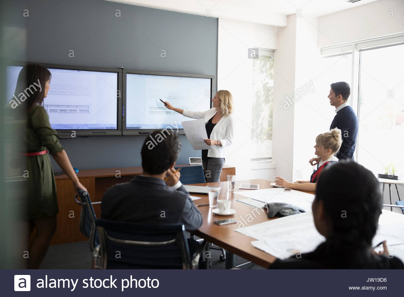Television monitor hi-res stock photography and images - Alamy
