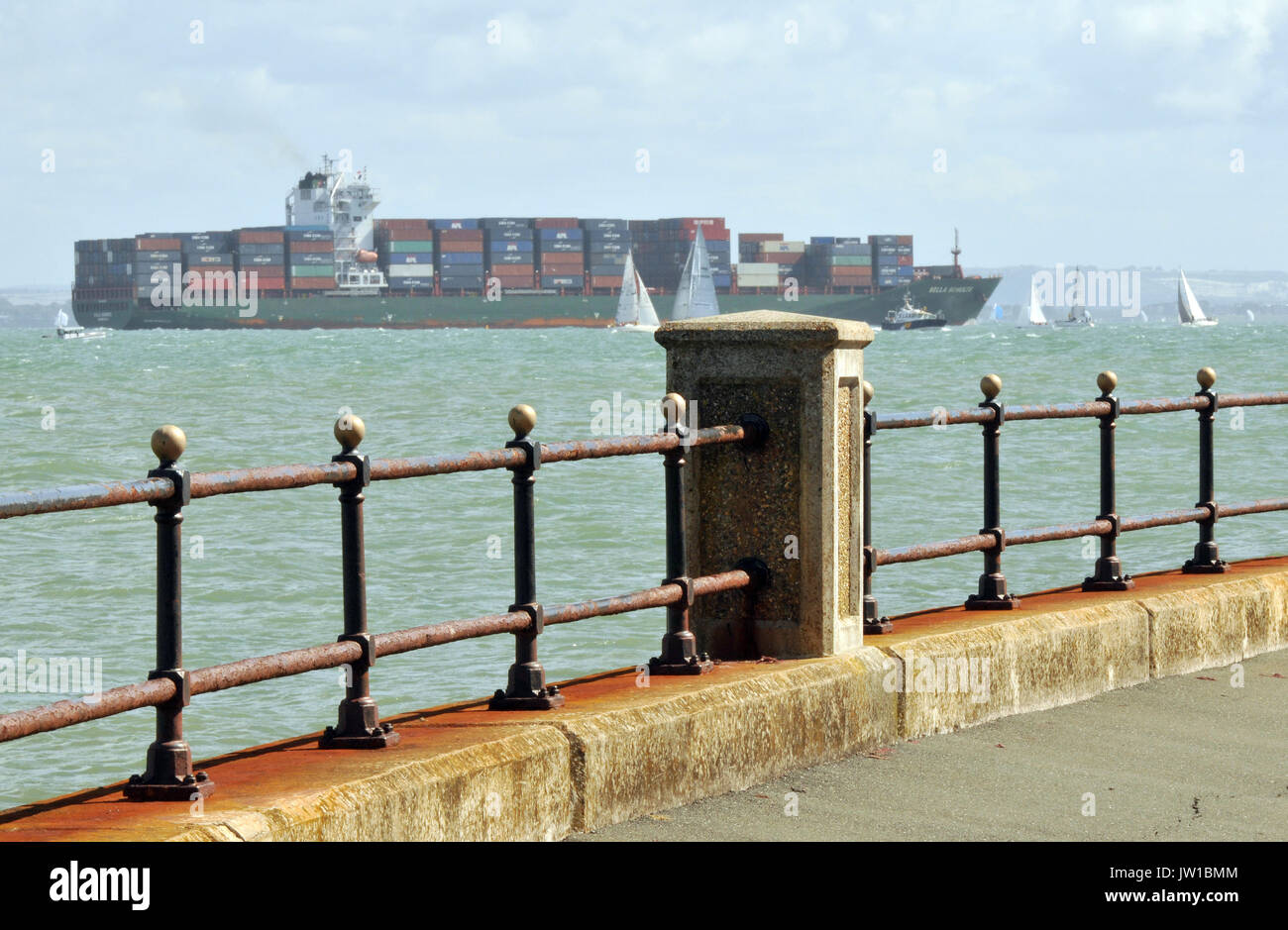 Container ships pilotage hi-res stock photography and images - Alamy