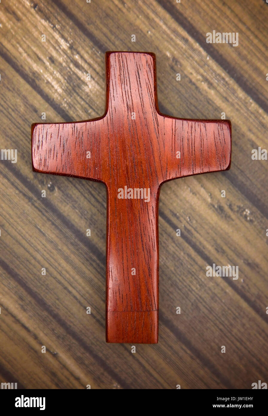 A Simple Wooden Cross Stock Photo - Alamy