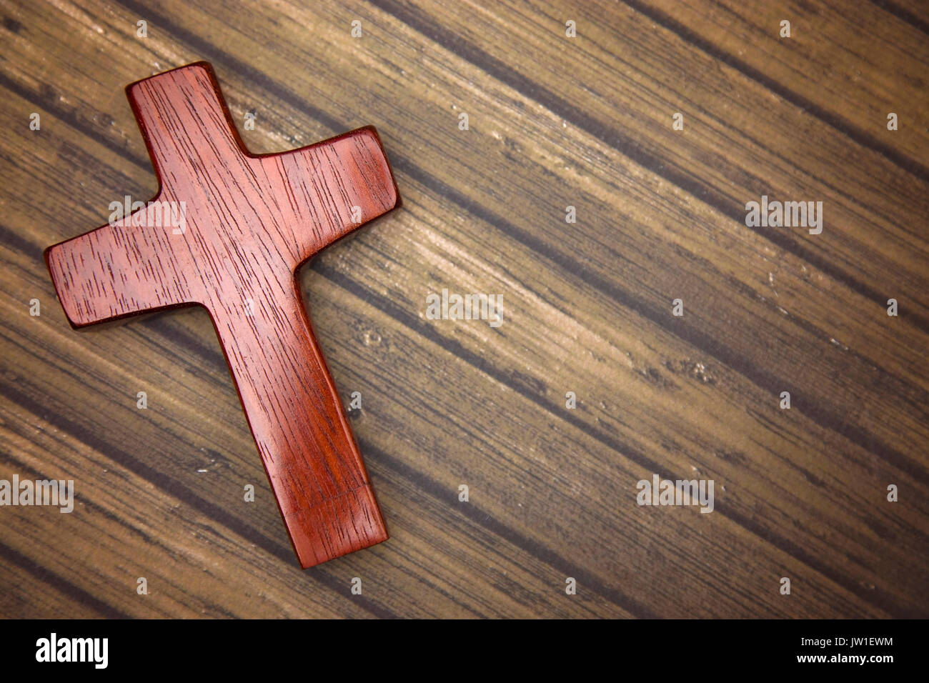 A Simple Wooden Cross Stock Photo - Alamy