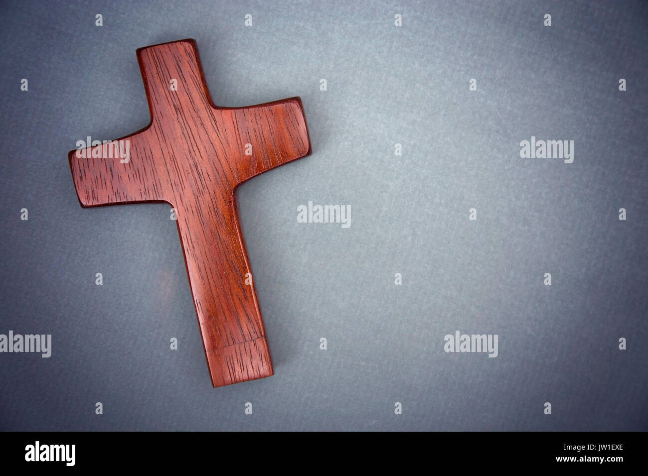 A Simple Wooden Cross Stock Photo - Alamy