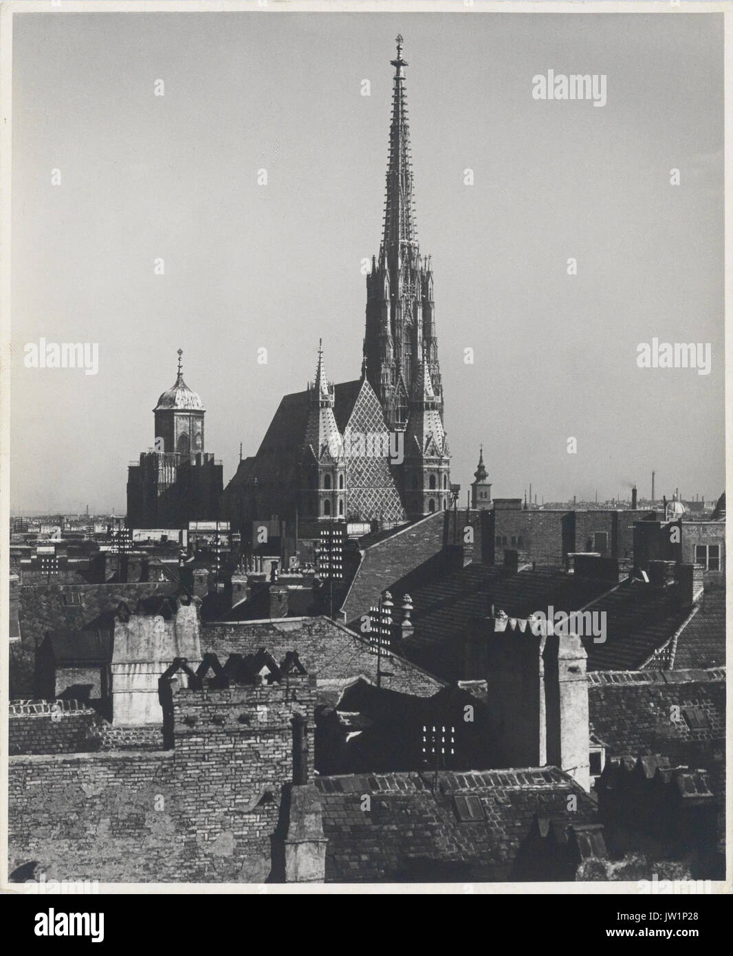 Rudolf Koppitz Wien Stephanskirche 1925 Stock Photo - Alamy