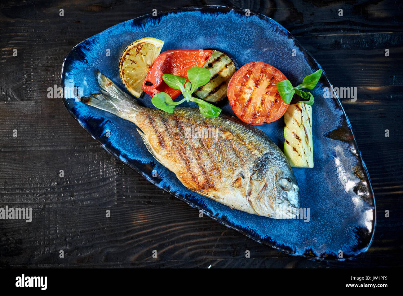 Whole fish teeth plate hi-res stock photography and images - Alamy