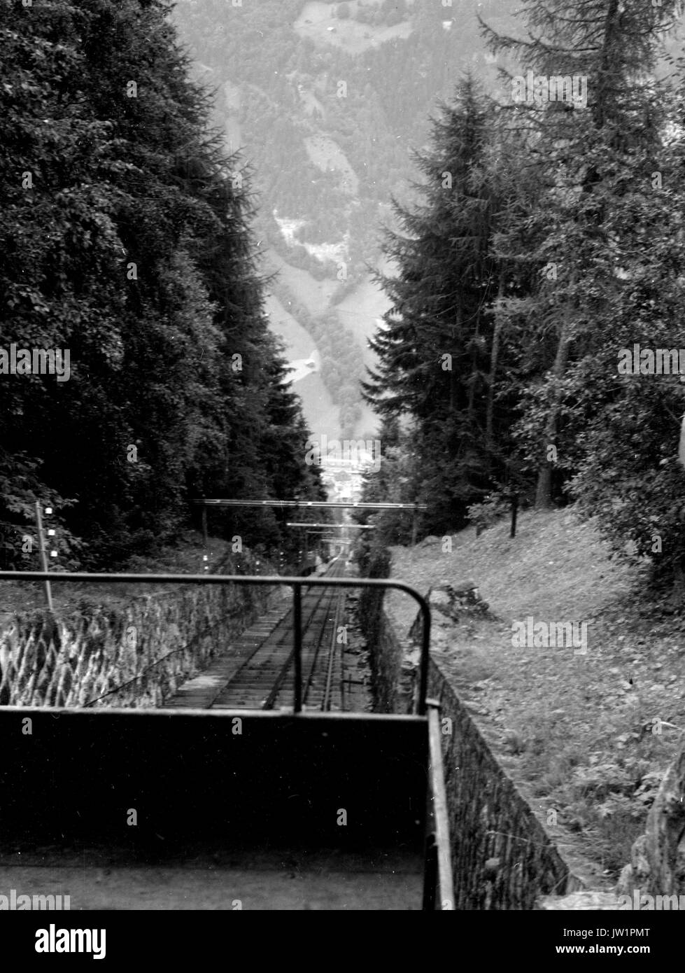 Murren mountain funicular railway hi-res stock photography and images ...