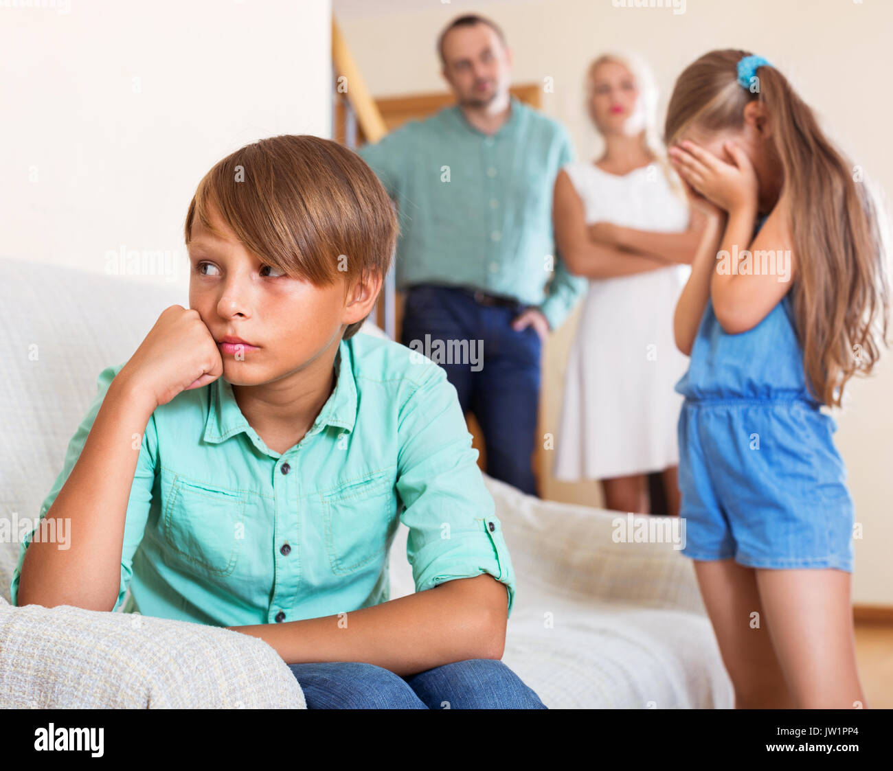 Woman home children unhappy hi-res stock photography and images - Alamy