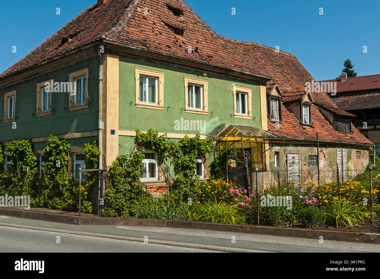 Bavarian farmhouse hi-res stock photography and images - Alamy
