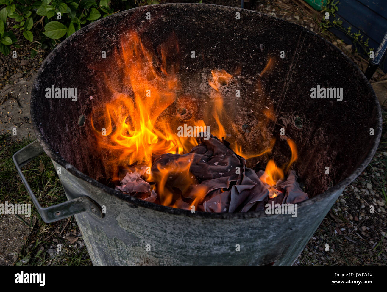 Incinerator garden hi-res stock photography and images - Alamy