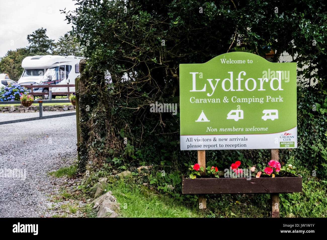 Caravan sign caravan logo hi-res stock photography and images - Alamy