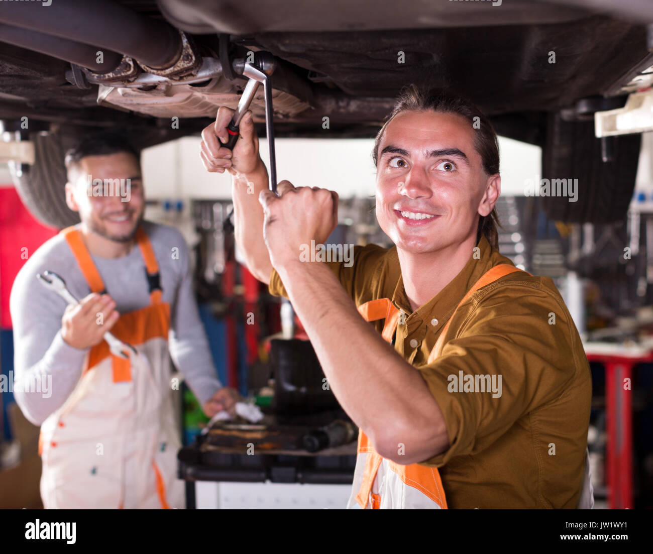 Skilled mechanics at work hi-res stock photography and images - Alamy