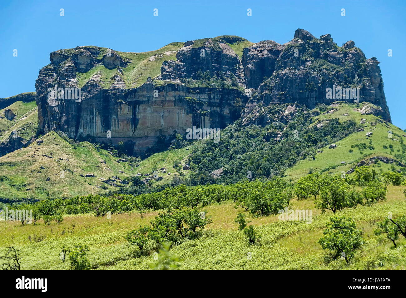 Big rock along the path to Thukela waterfall in Royal Natal Park ...
