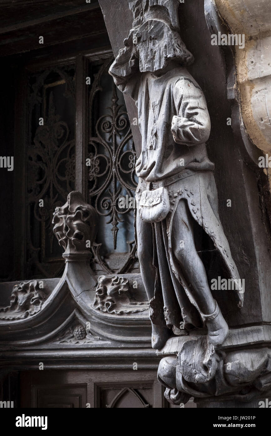 Medieval carved figures hi-res stock photography and images - Alamy