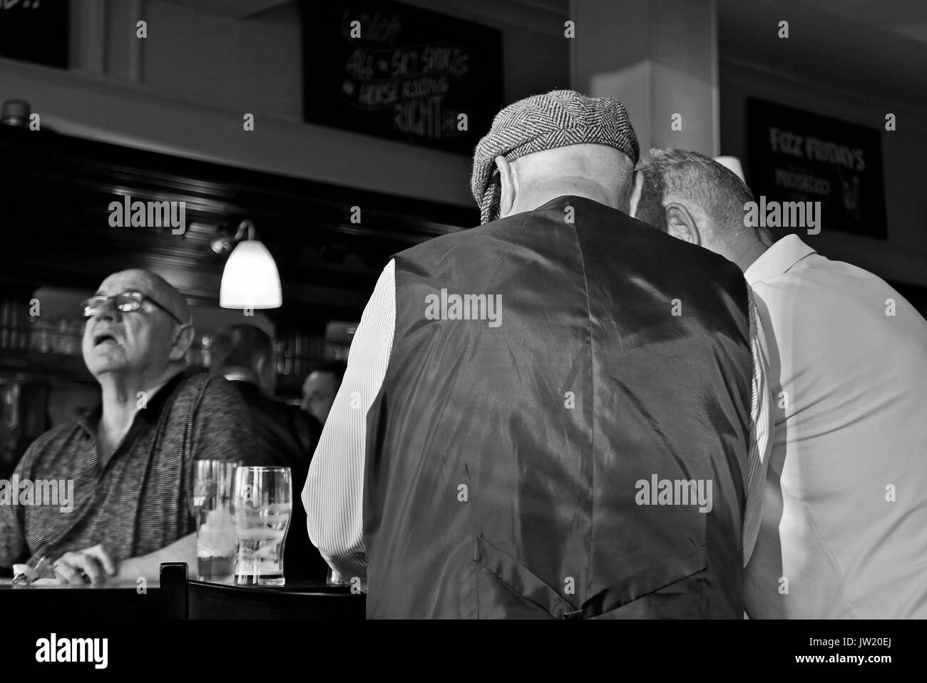 Pub Black and White Stock Photos & Images - Alamy