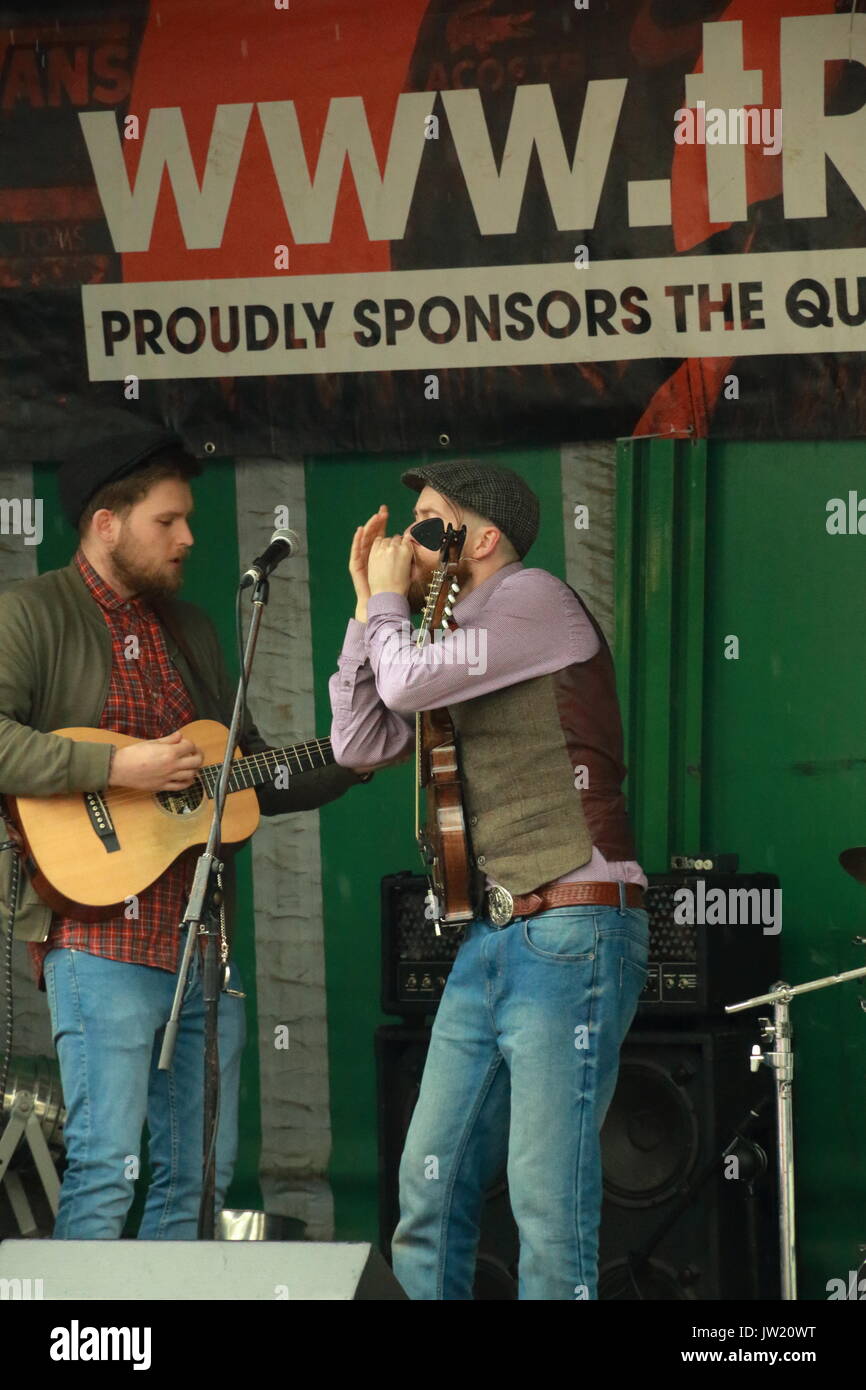 Apple Tree Theory guitarists,quayside festival,weymouth,dorset,uk Stock ...