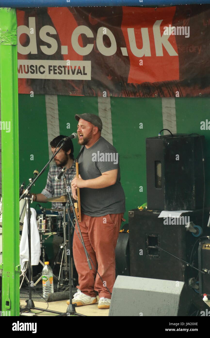 Apple Tree Theory frontman and guitarist,quayside festival,weymouth ...