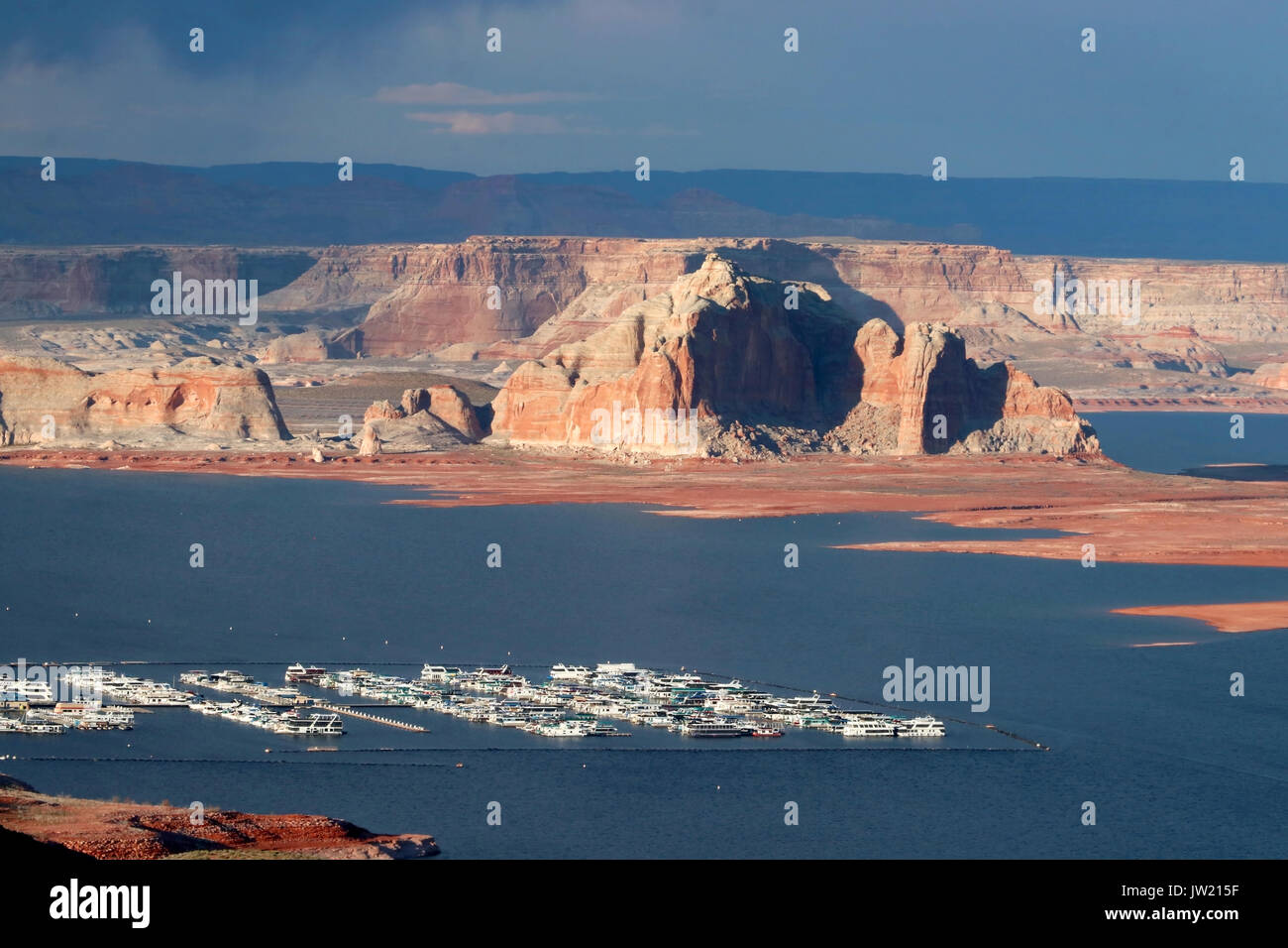 Beautiful nature background with scenic view on Glen Canyon and Powell ...