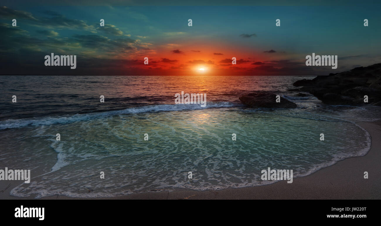 Beautiful calm sea sunset hi-res stock photography and images - Alamy